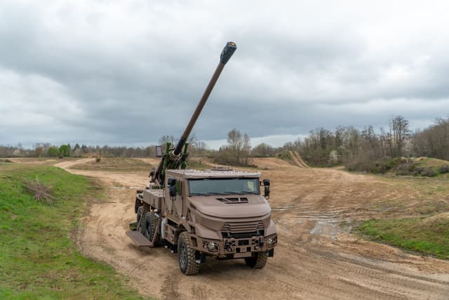 The CAESAR8x8 inherits the excellent and well proven 52 Cal.