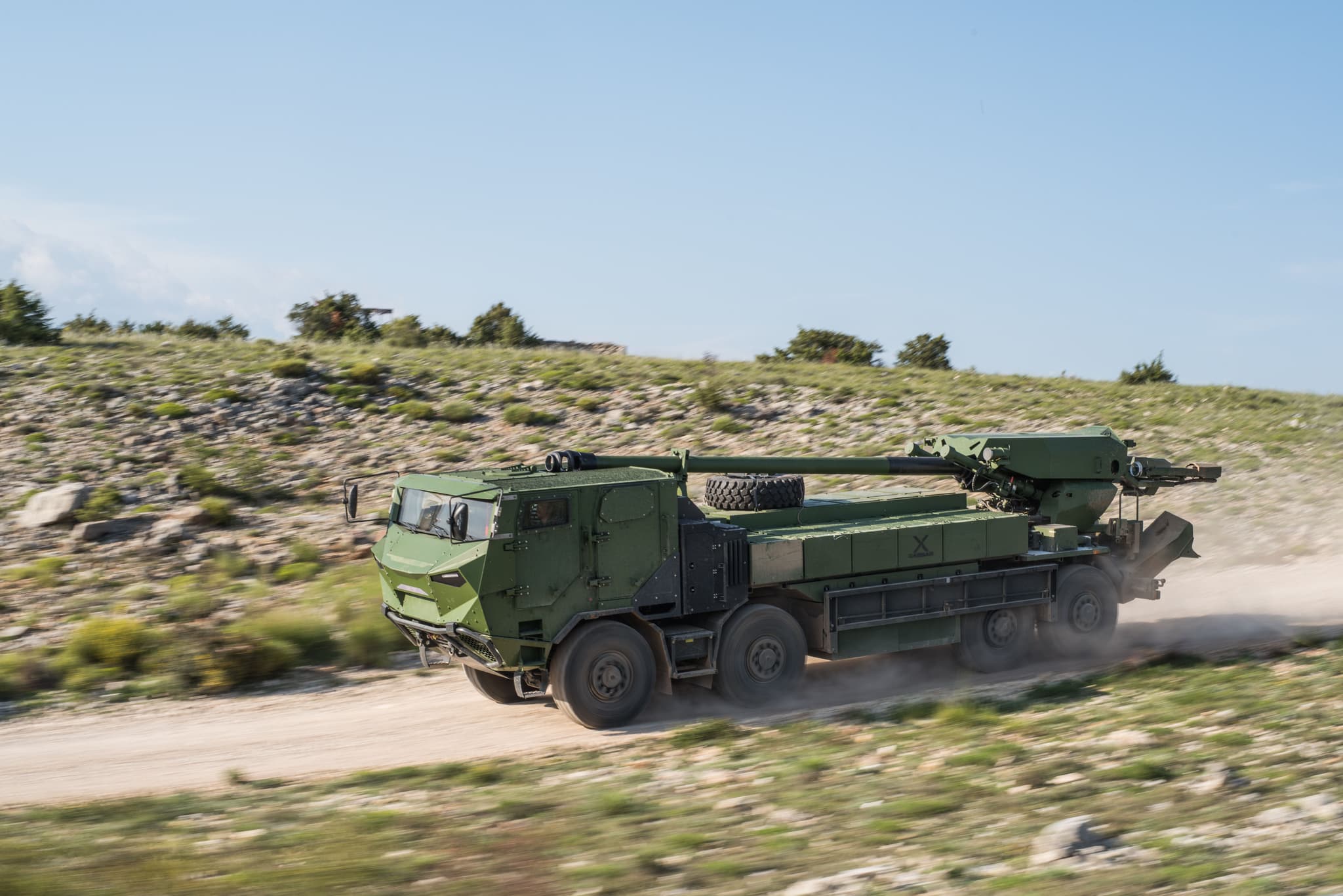 The CAESAR8x8 inherits the excellent and well proven 52 Cal.